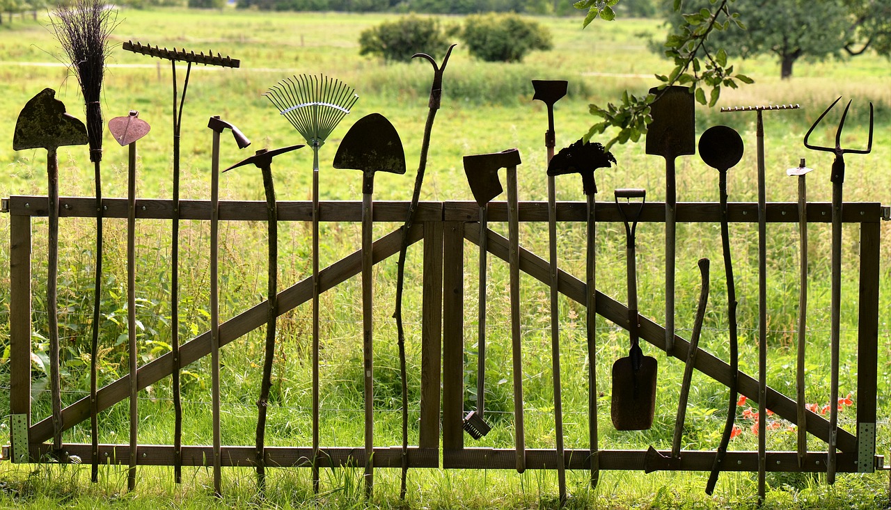 7 Innovative Ideas for Garden Tool Storage - Garden Wizard Shop